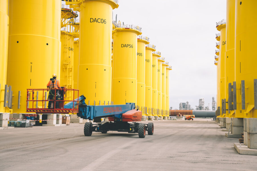 Telescopic Work Platforms - Peinemann Mobilift Groep B.V.